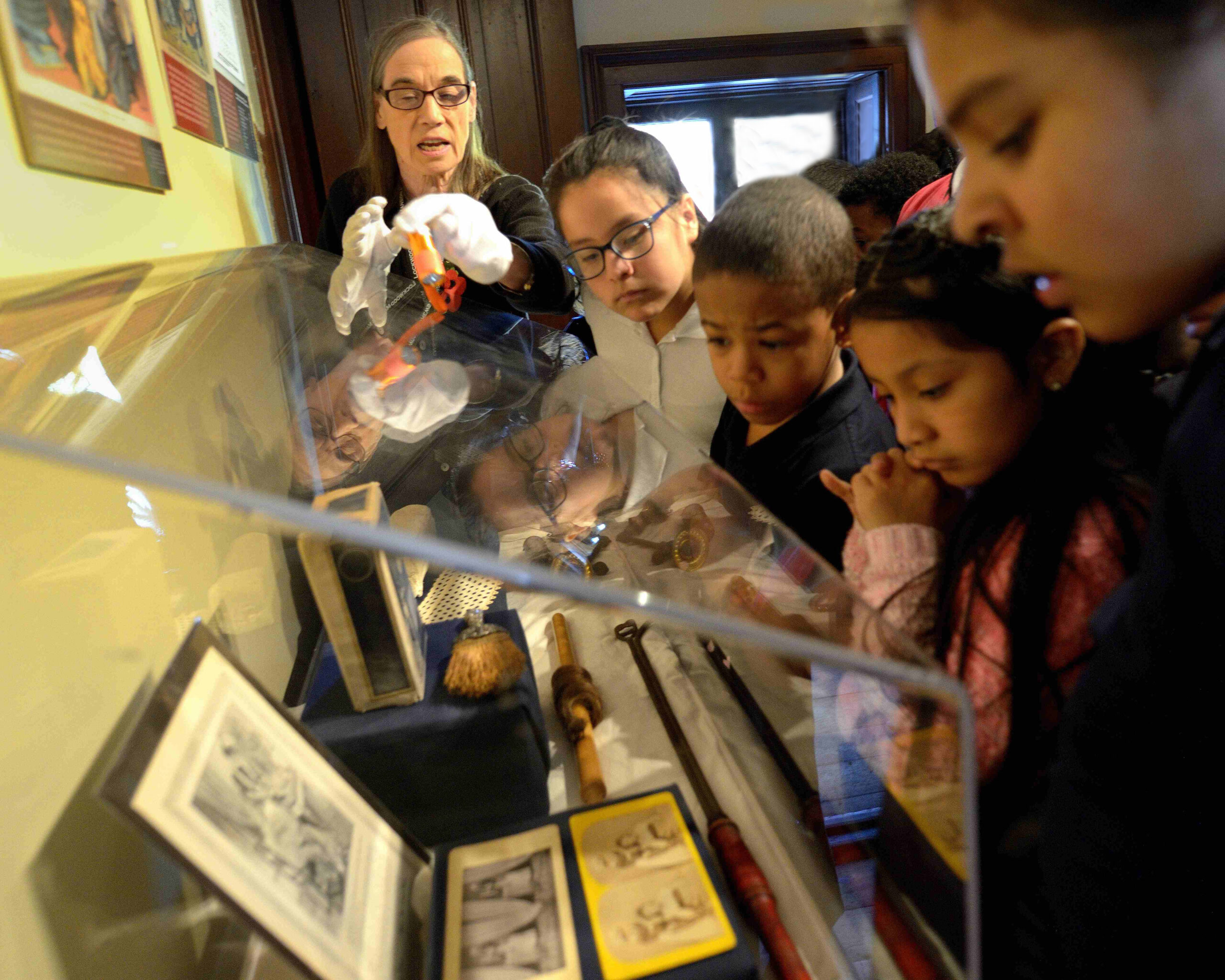 Burroughs_Trace_(GOLD-RUSH_acrylic-paint-on-cavas) - The Lockwood ...